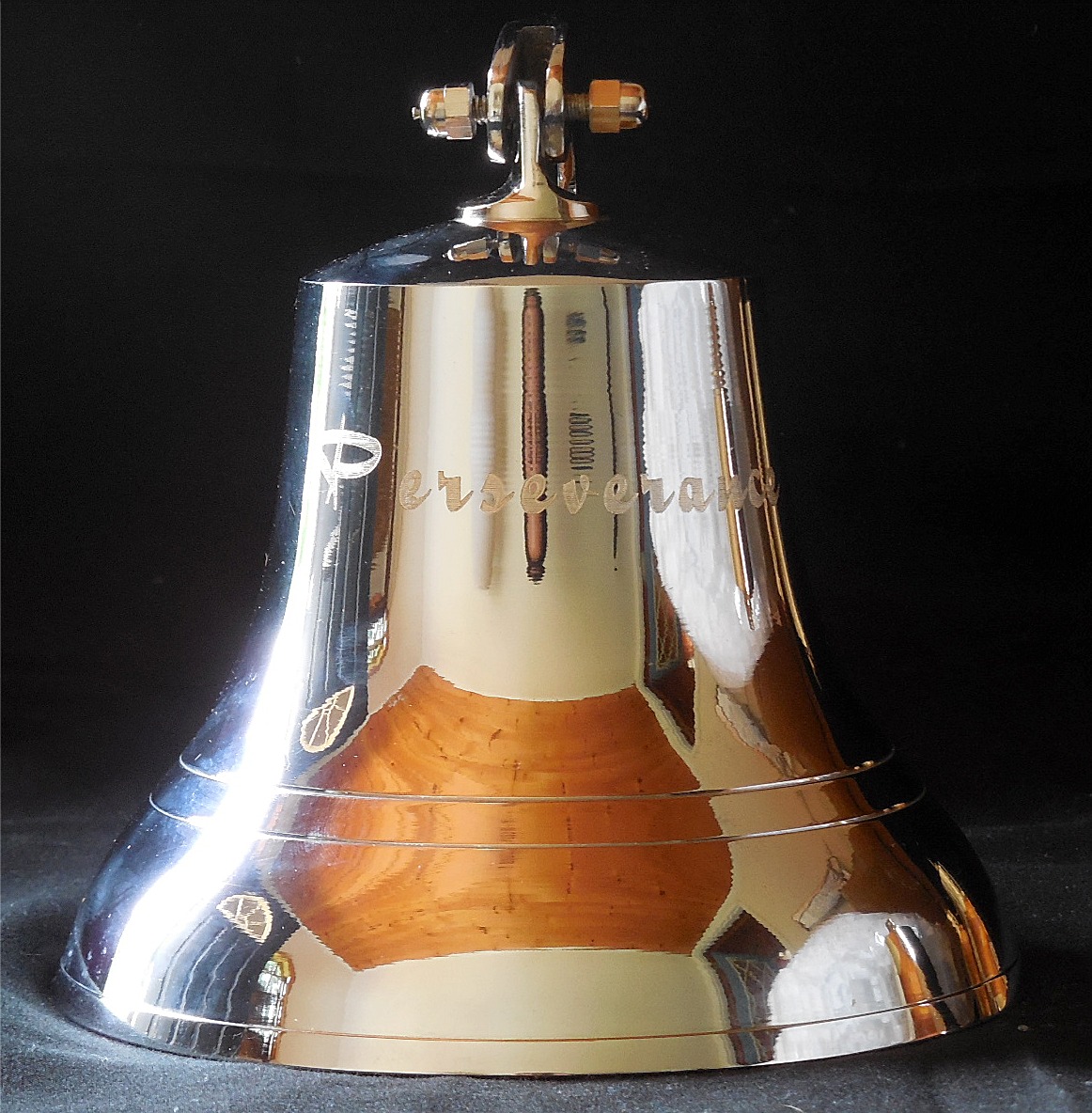 Robin's Dockside Shop - Engraving